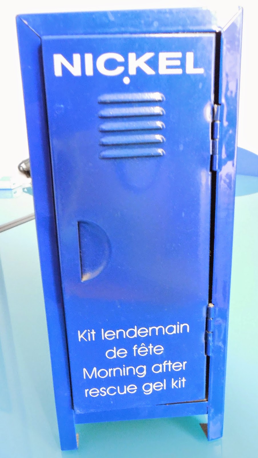 menestroll et lutecien : les boites modernes