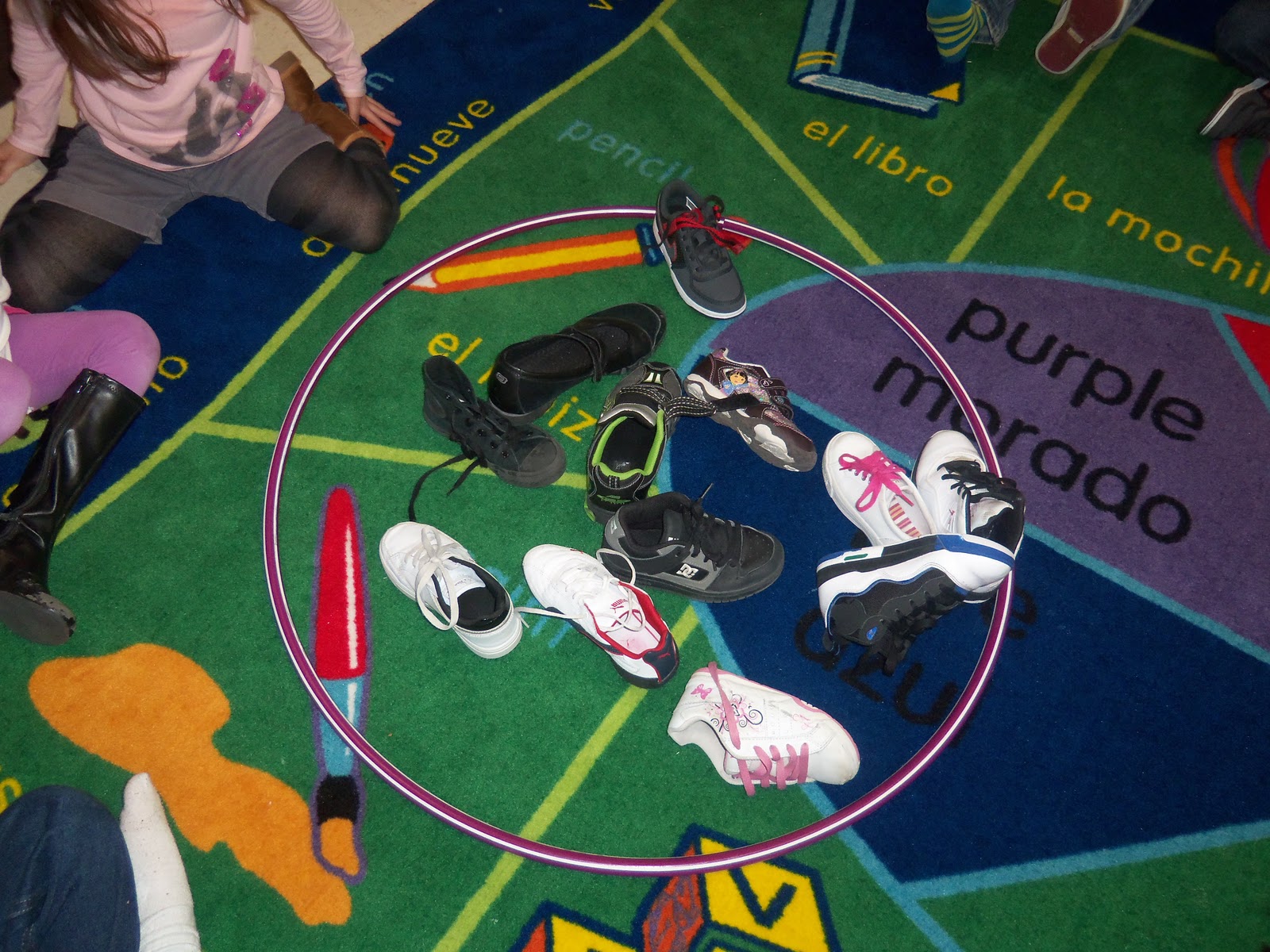 Mrs. Wood's Kindergarten Class: Elves and the Shoemaker