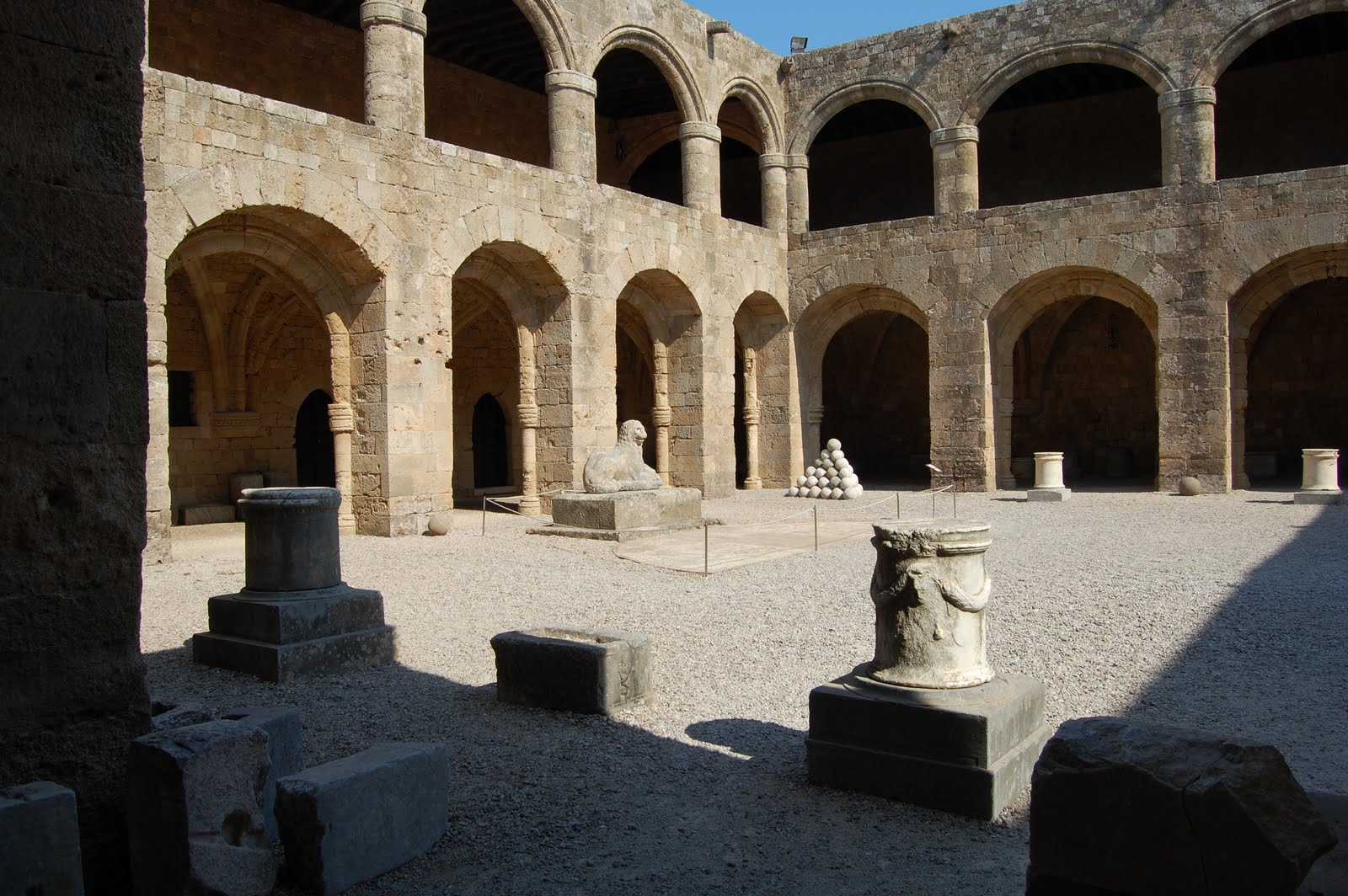 RODOS - WYSPA BOGA SŁOŃCA "HELIOSA": MIASTO RODOS