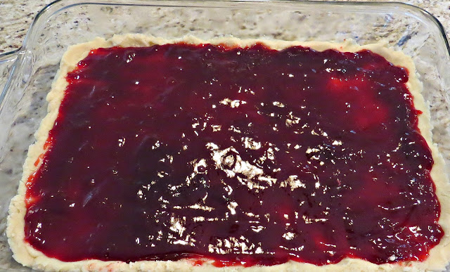 The Lavender Bouquet: Delicious Raspberry Bars!