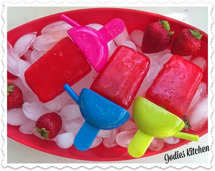 Jodies Kitchen: Old Fashioned Strawberry Pop-sickle's