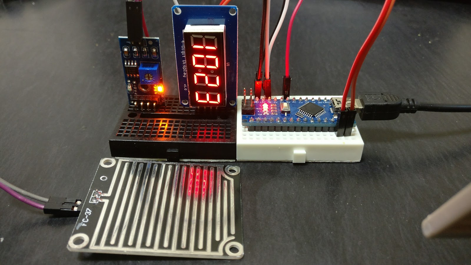 個人的な φ(`д´)ﾒﾓﾒﾓ…: FC-37 Rain Sensor をテスト