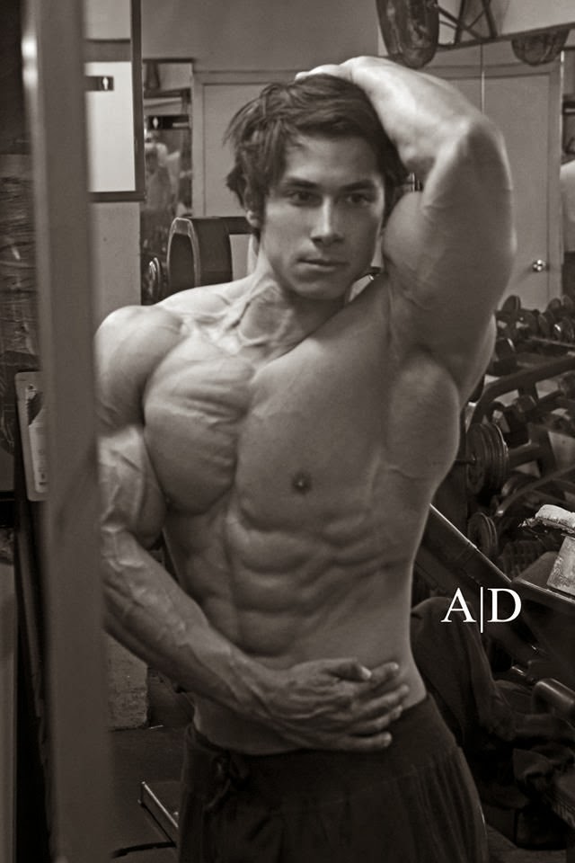 JULIAN NAVARRO THE "PERFECT PHYSIQUE"