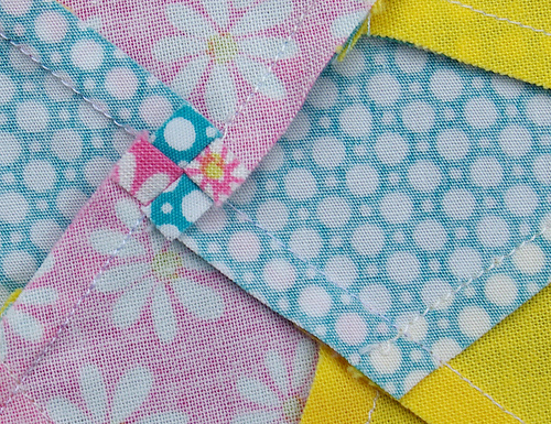 Red Pepper Quilts: Hummingbird Quilt Block Tutorial