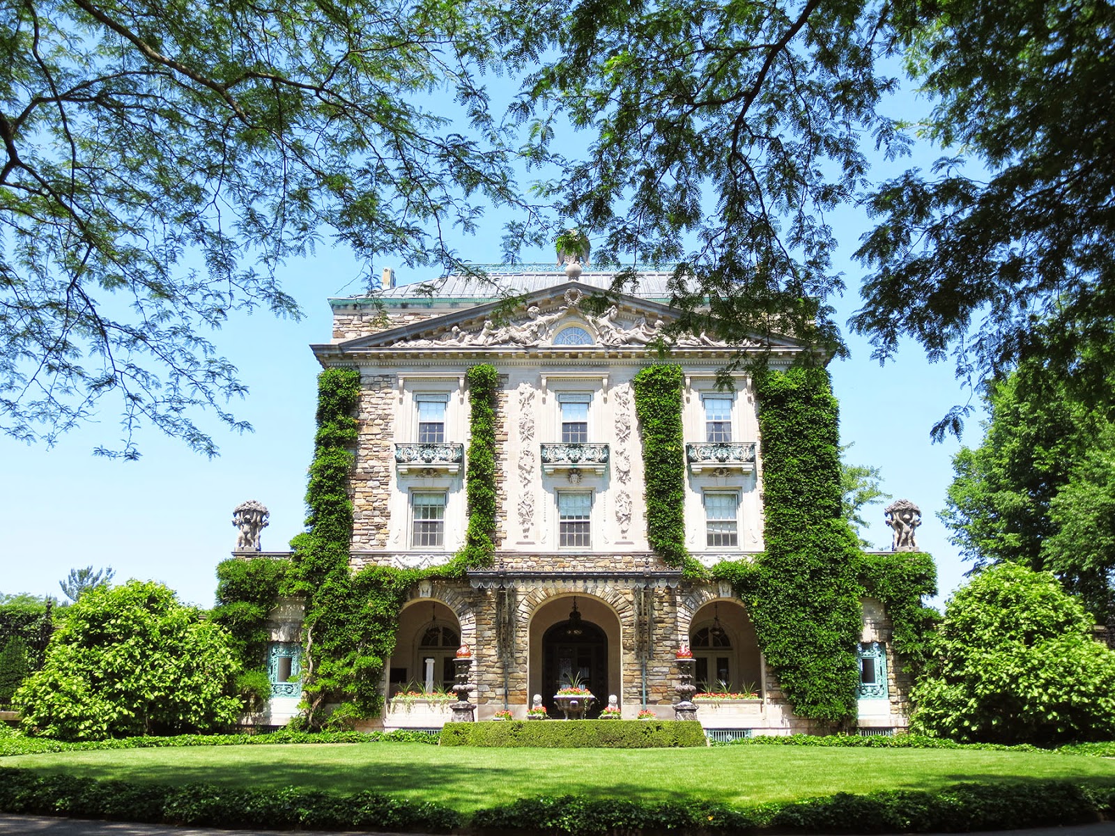 Big Apple Secrets: Rockefeller and cannibals