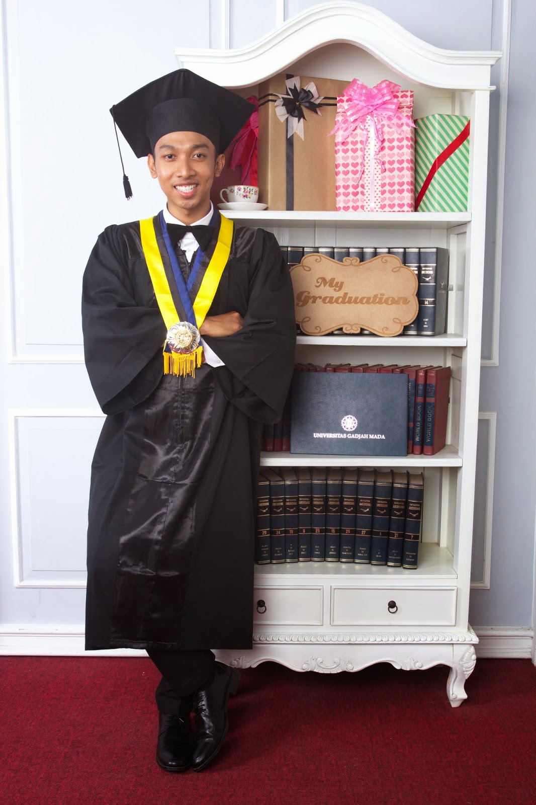 La Dolce Vita, Live a Happy Life...: Referensi Foto Wisuda: GIBRAN ...