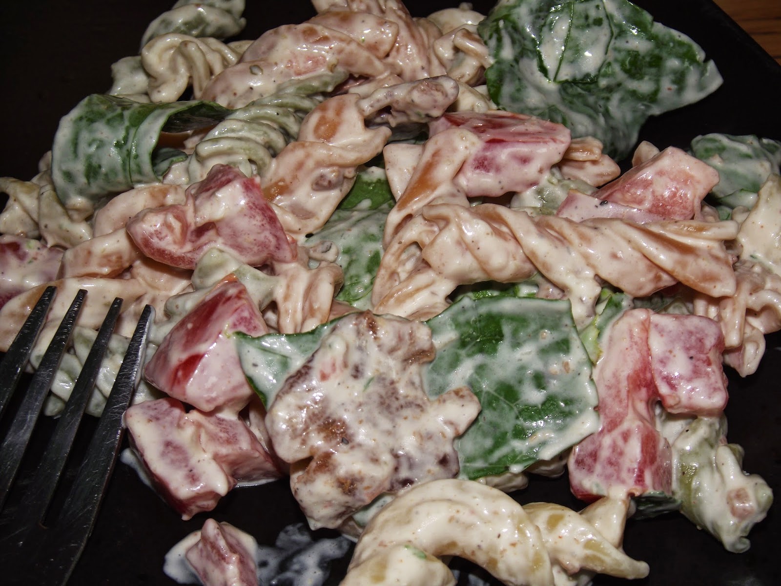The Unabashed Kitchen Wench: Potluck BLT Pasta Salad
