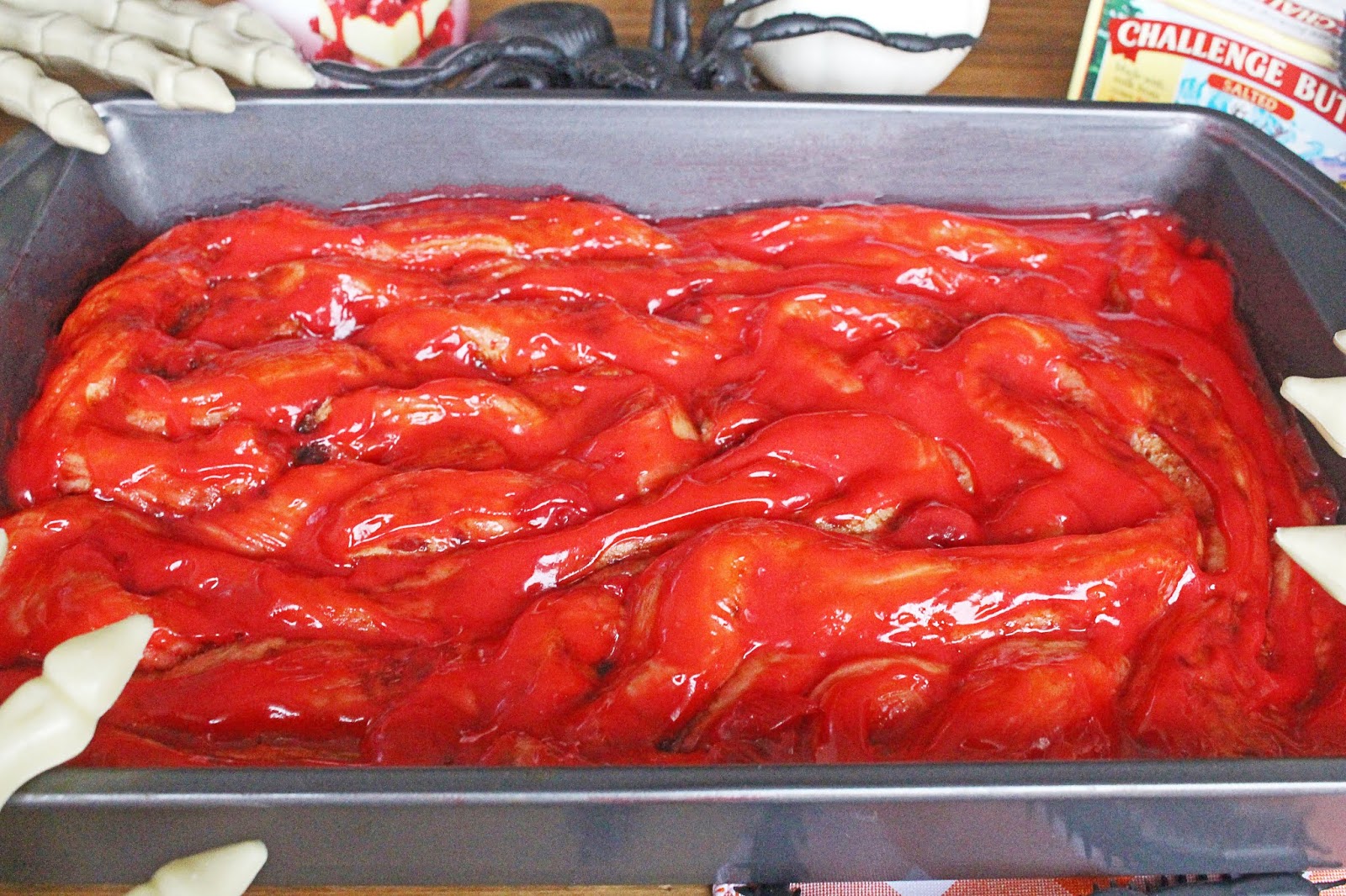 Kylee's Kitchen: Bloody Zombie Guts (cinnamon rolls + cherry pie ...