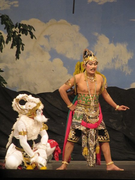 traveling.. food for my soul: Wayang Orang Bharata - Sarpakenaka Lena