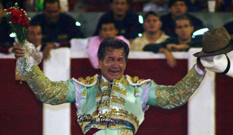 Del toro al infinito: BERNARDO VALENCIA, “Señor de las Emociones” / Por ...