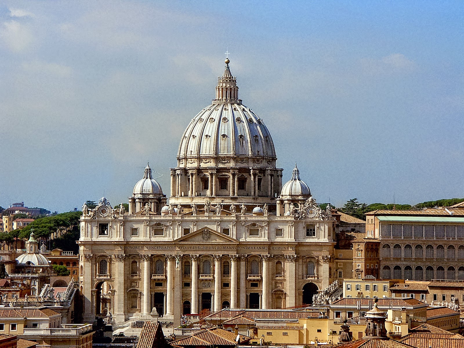 Fieggentrio: Bezoek de St. Pieter via 10 360 graden foto's.