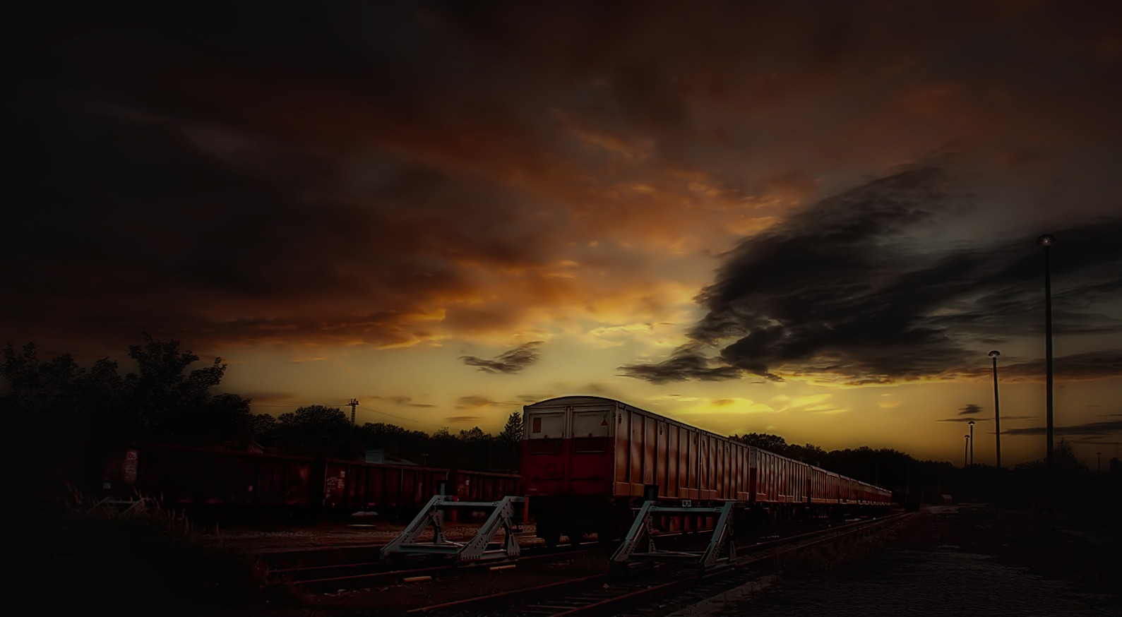 Free Images | Train On Track at night Images | Photohub Hd