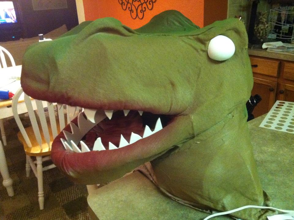 Girls Love Dinos Too!: Homemade dinosaur costume