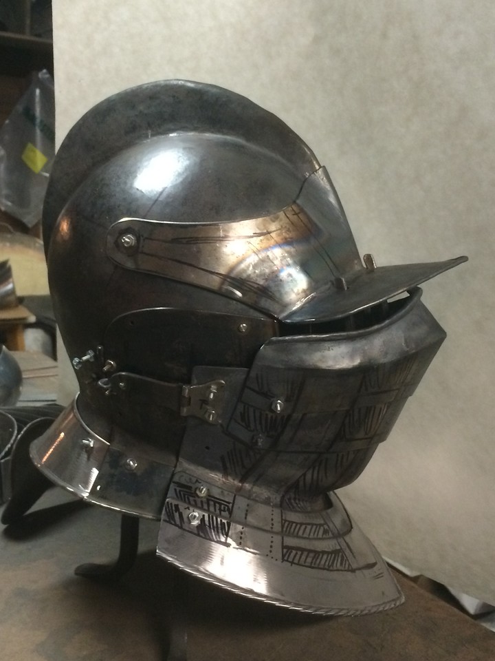 Diligent Dwarves: Greenwich Armour: The work to get to this point.