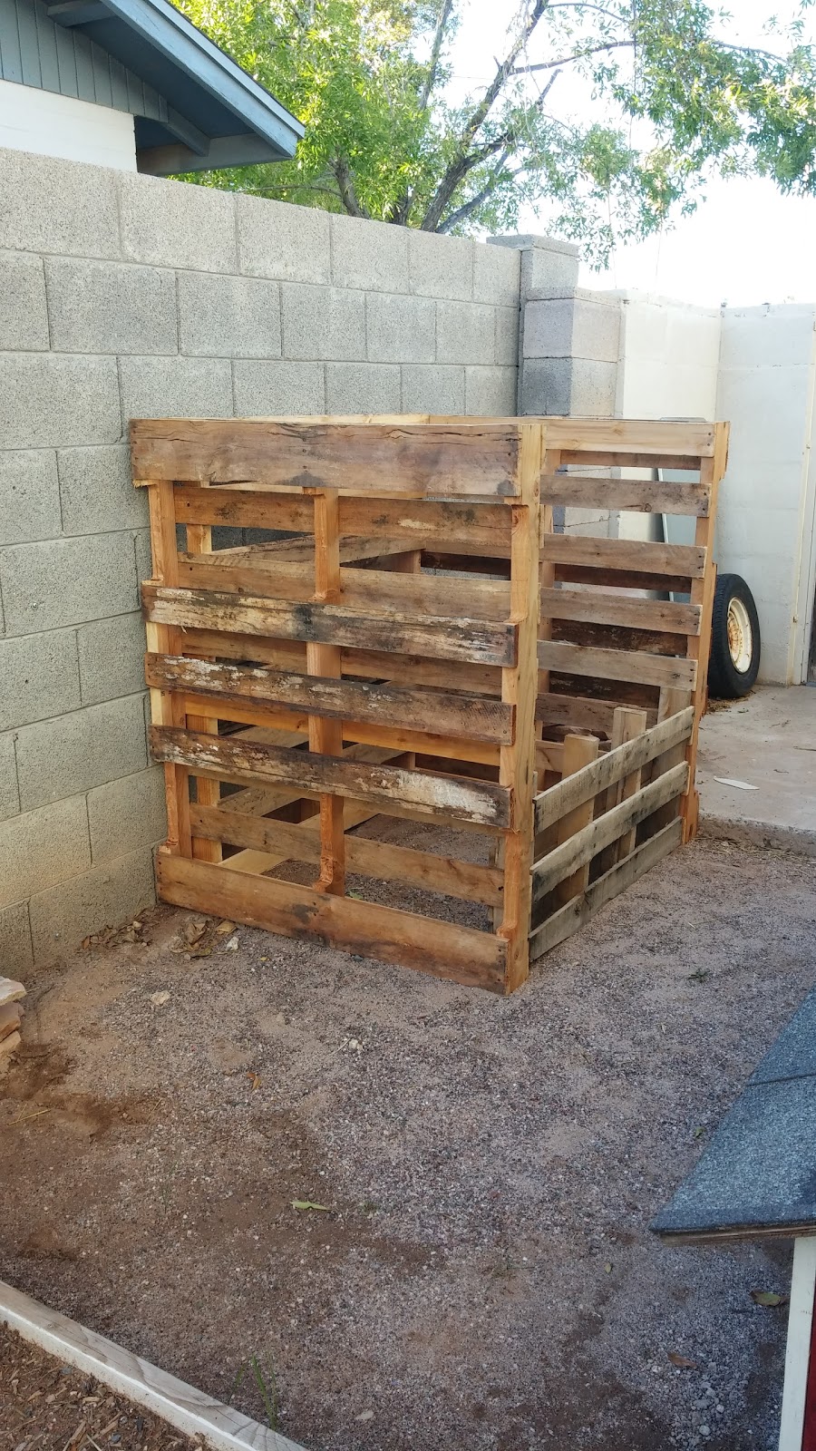 Uptown Grange: Building a Compost Container