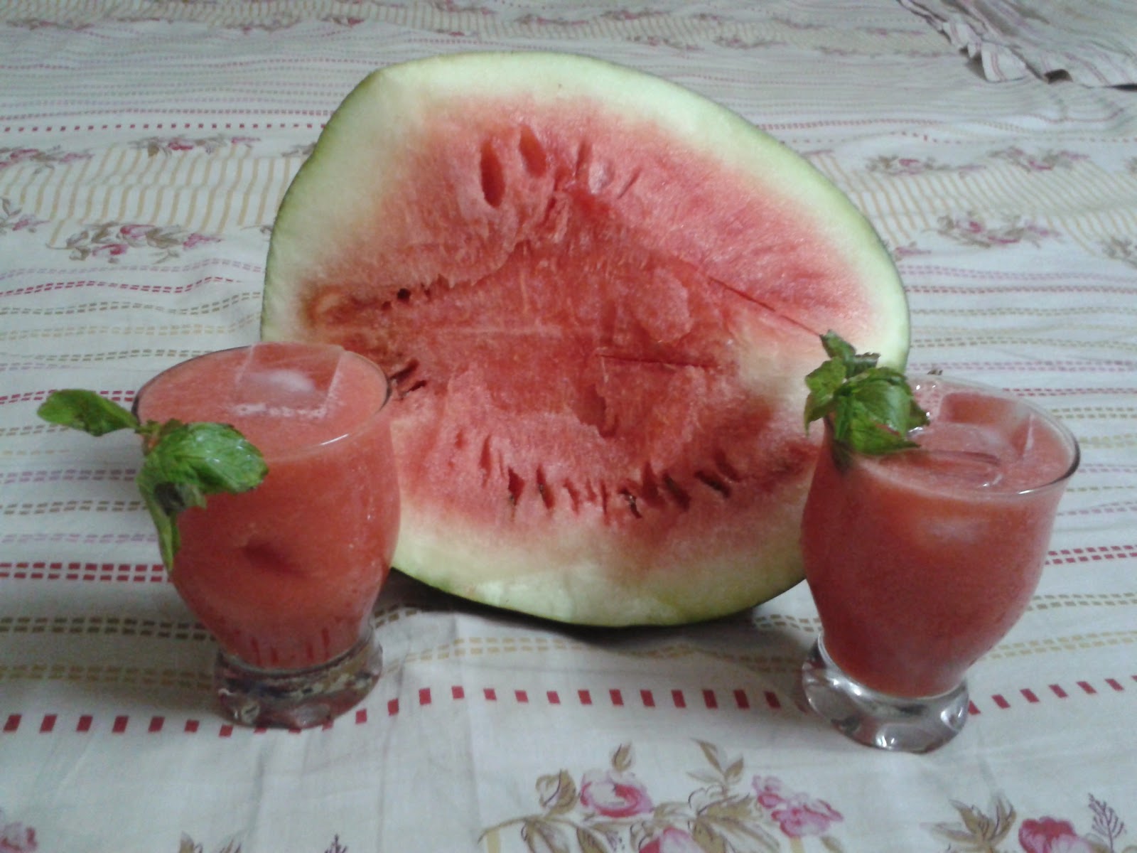 Mukti's Kitchen: WATER MELON / TARBOOJ SARBAT