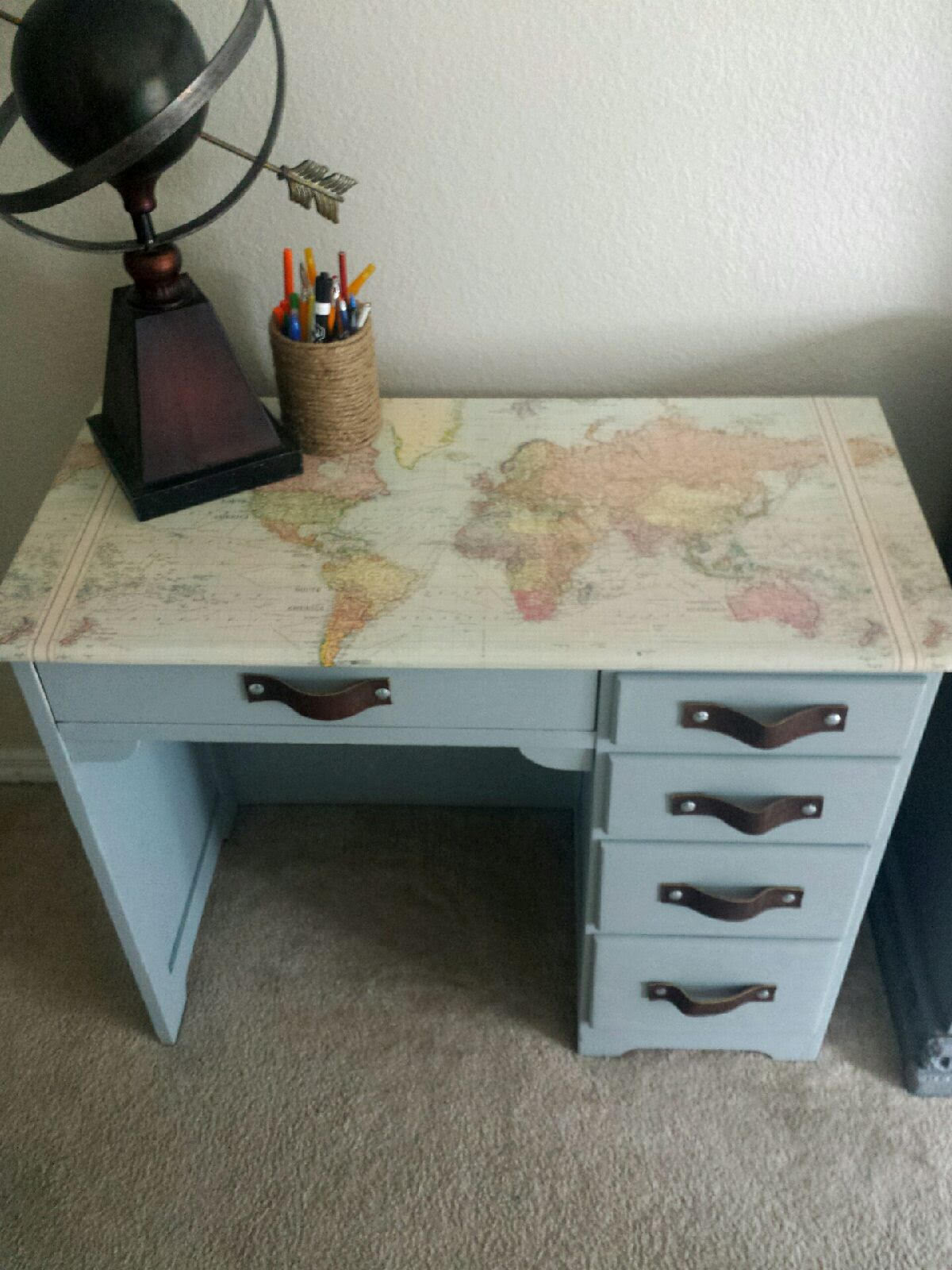 Southern Mom Adventures: DIY Decoupage world map desk