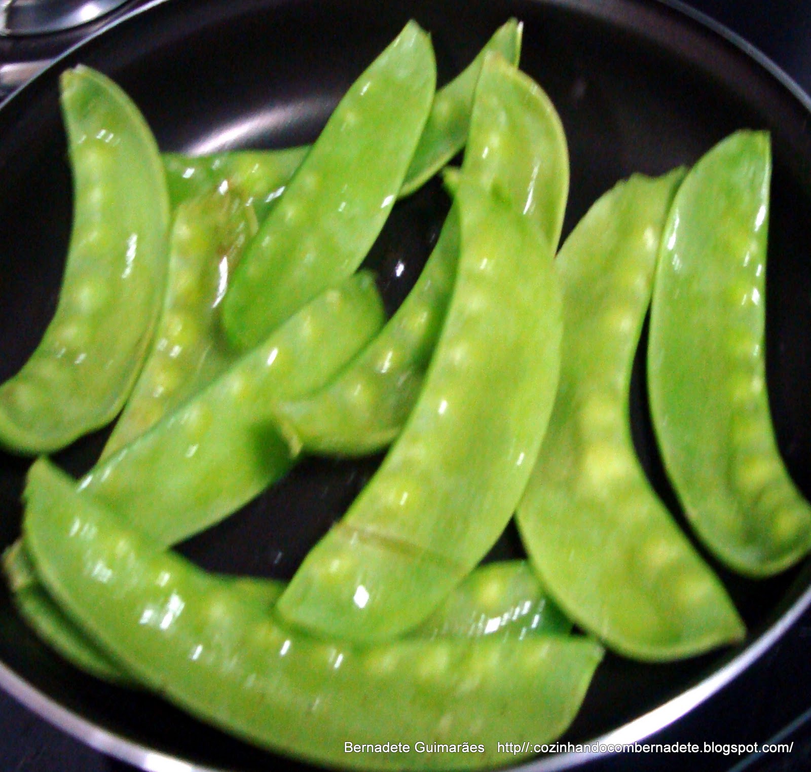 Cozinhando com Bernadete: ERVILHA TORTA
