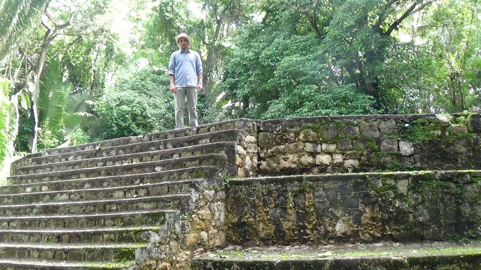 Livro "A Queda": Parque Arqueológico de la cultura Maya “El Ceibal”