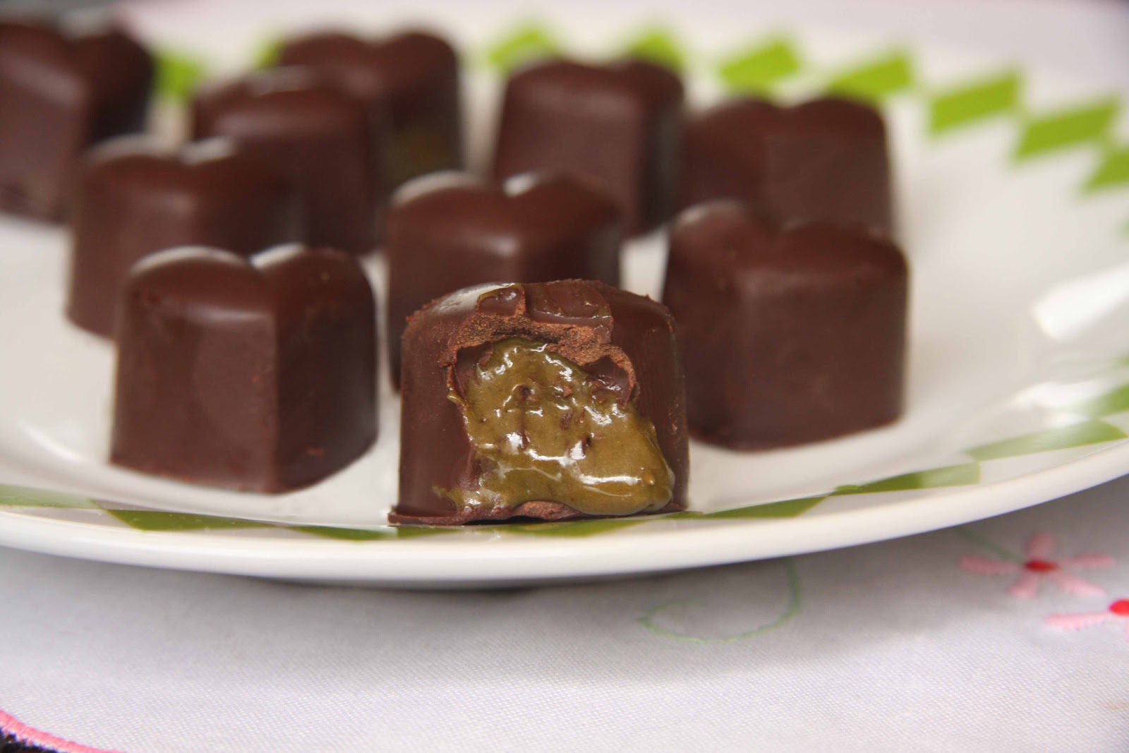 igloo cooking : BOMBONES RELLENOS DE DULCE DE LECHE Y TÉ MATCHA