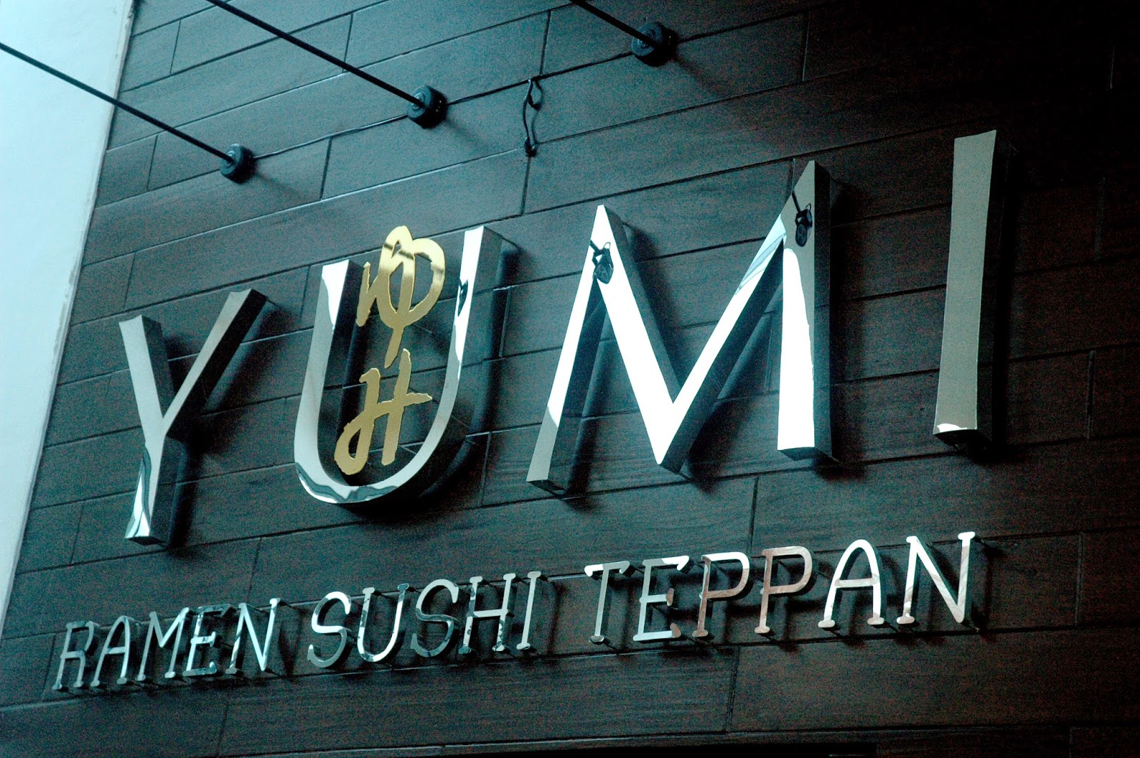 DUDE FOR FOOD: Art and Sushi at Yumi: Now Open at Century Mall