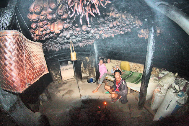 Ume Kbubu the Legacy of Timor Island - Dhavers