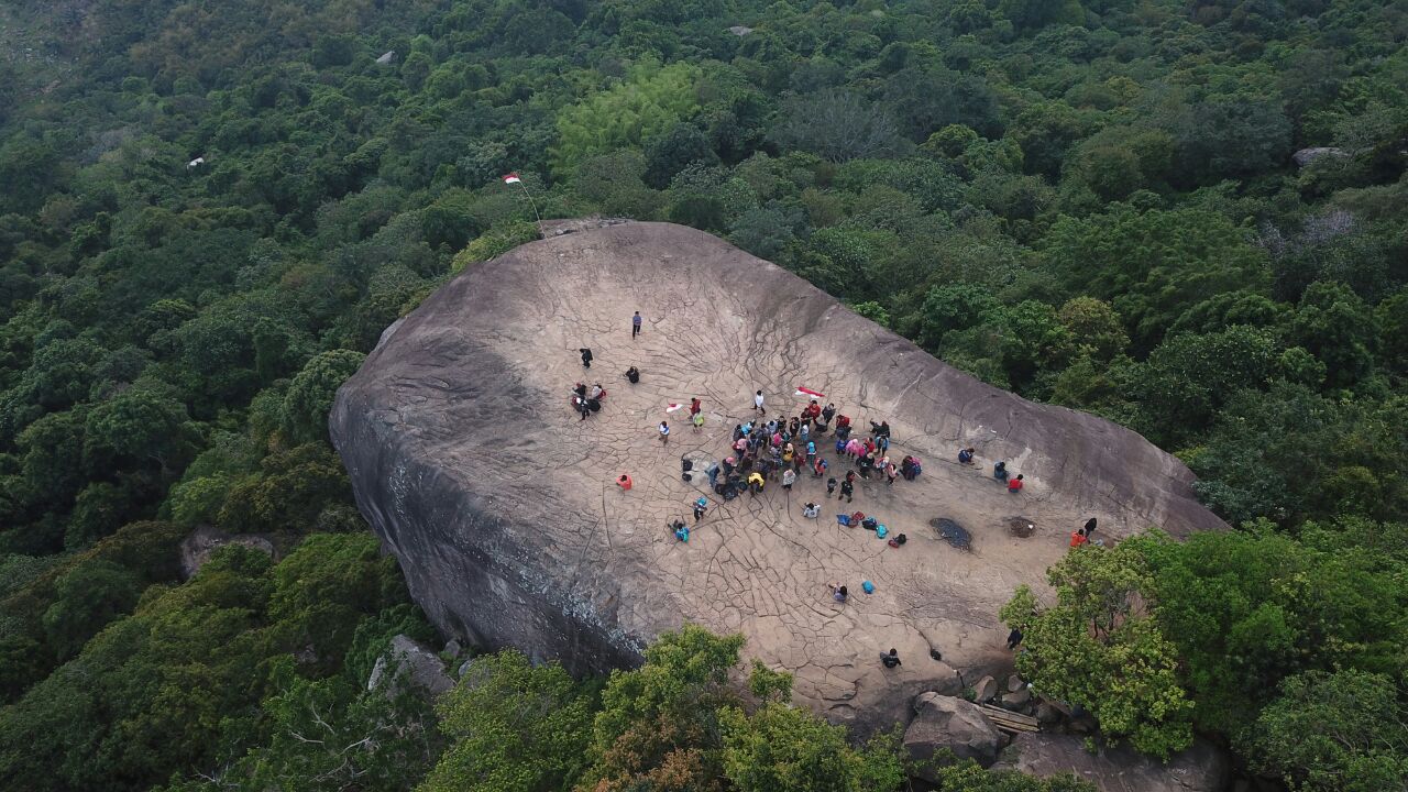 gambar bukit lembu purwakarta - Una Clarkson
