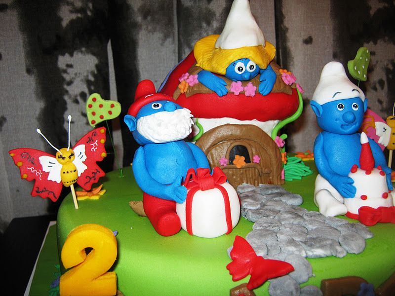COMANDA TORT BUCURESTI: Tort Strumfi 2-Smurf cake