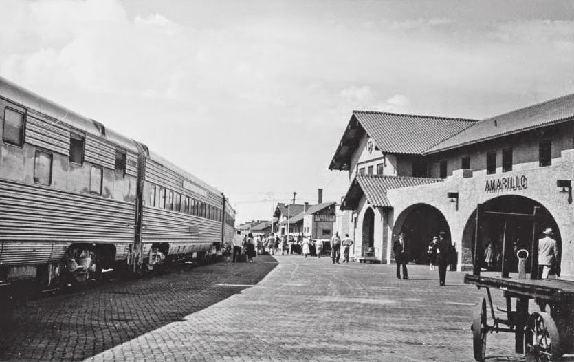 History of Amarillo, Texas: 1922 - Postcard of Santa Fe Station & Hotel ...