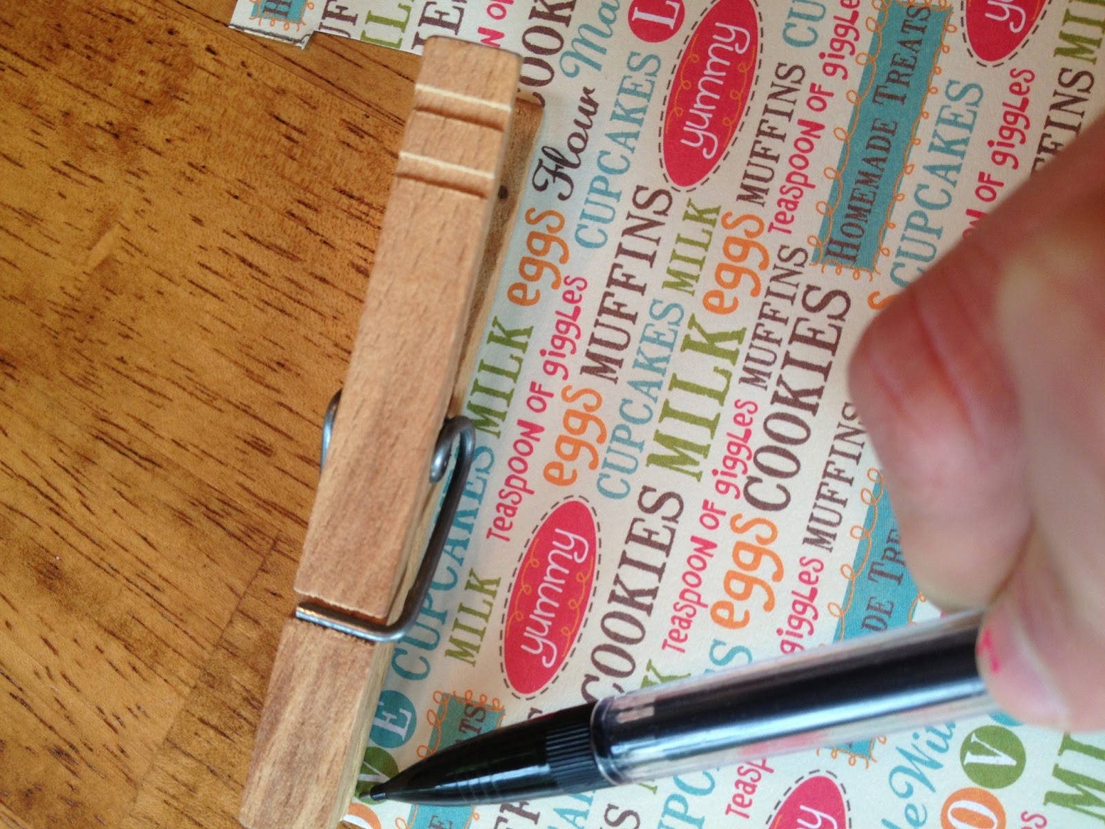 Amy's Mixing Bowl: DIY Chip Clips