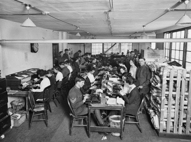 oz.Typewriter: War, Women and Typewriters