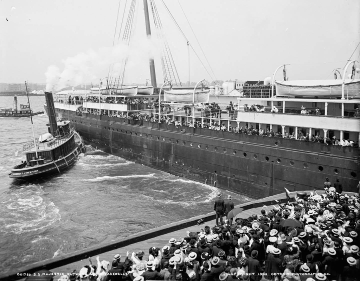 HISTORY - rms MAJESTIC - Hand in Hand with rms TITANIC