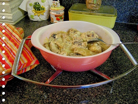 Vintage Finds, Mid Century and More at Evie's Haus: Pyrex - Lazy Girl's ...