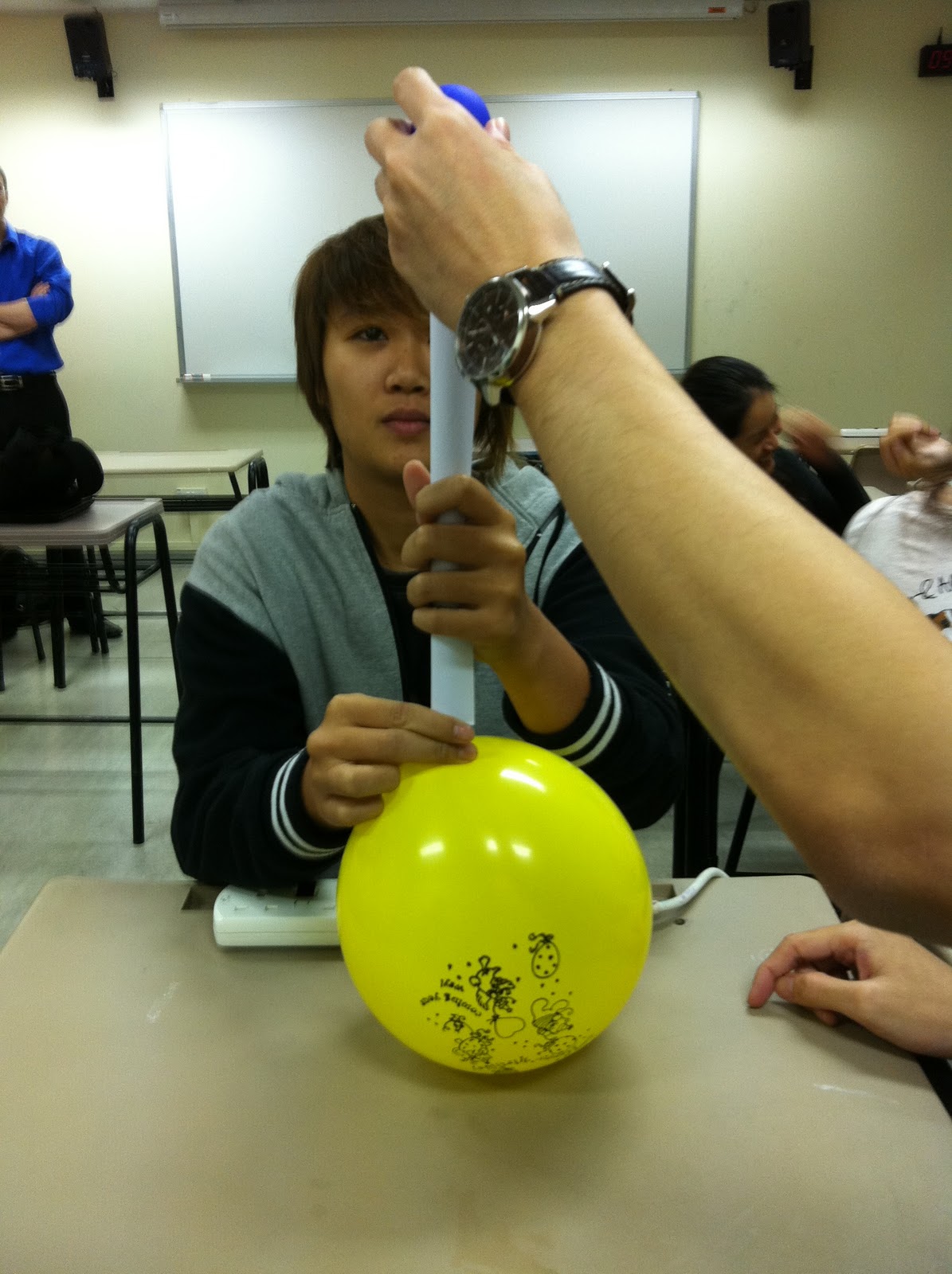 Aero Memo: Demonstration of flying ping pong ball