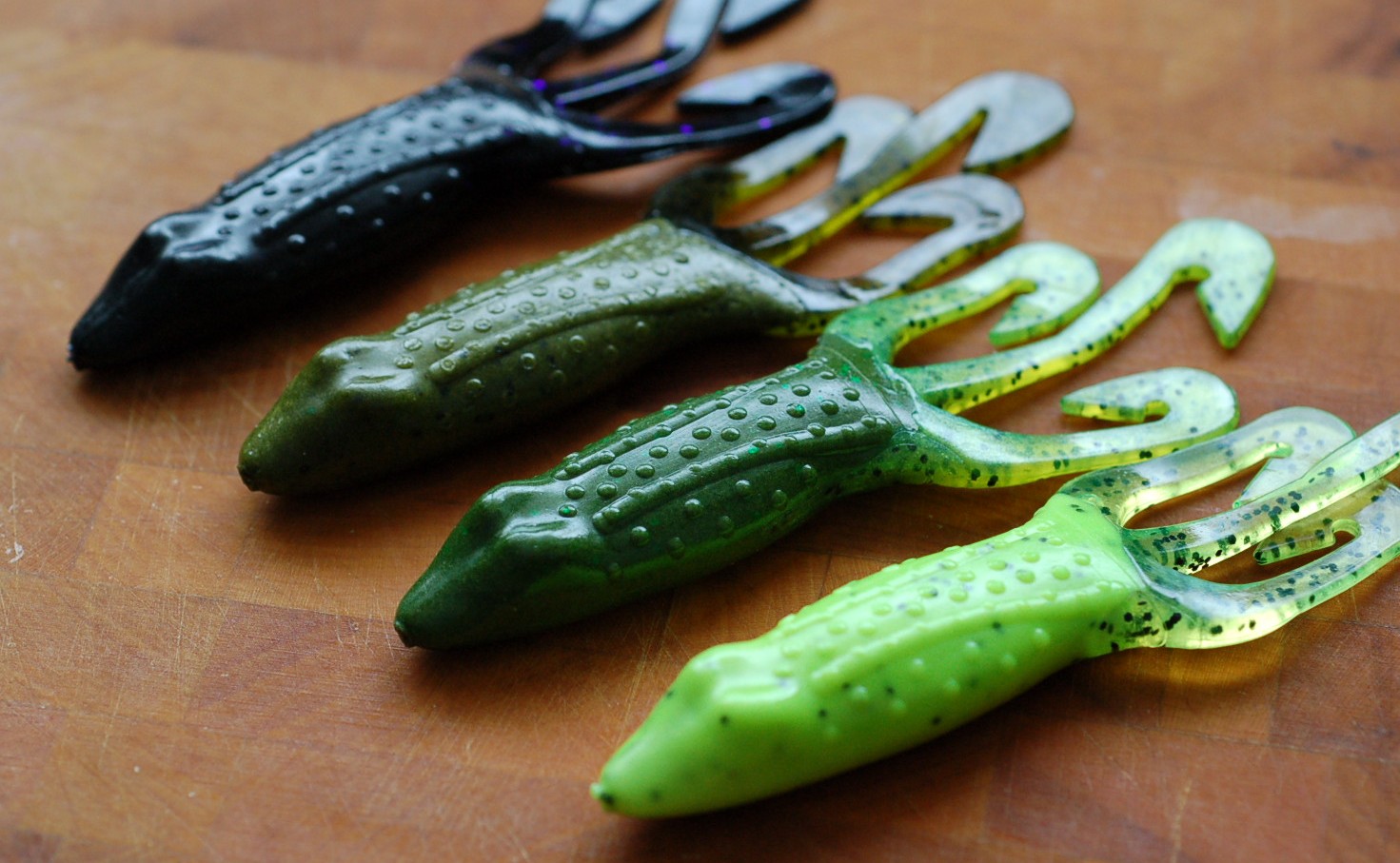 Bass Junkies Frog Pond: Gene Larew.. Three Legged Frog Review