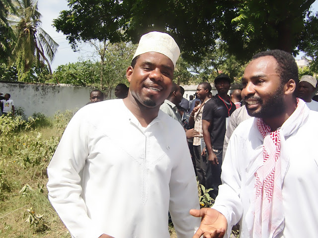 STRAIKA: TAZAMA MAPICHA YA KABURI LA SAJUKI NA 'FULL' MAPICHA YA ...