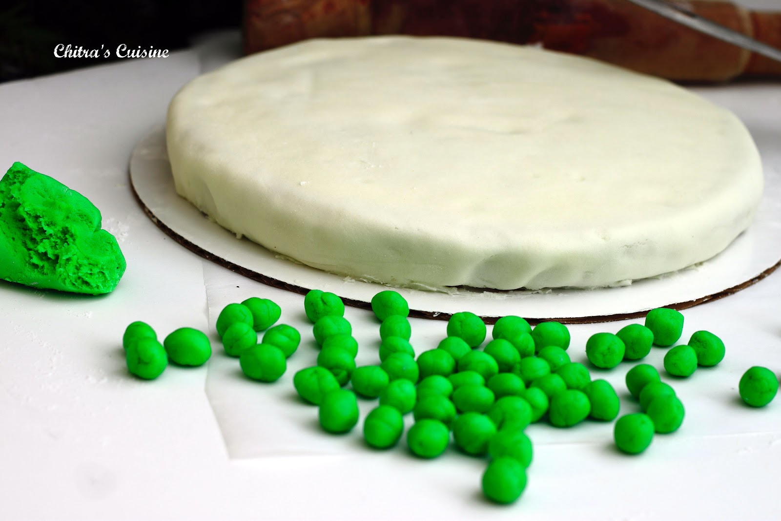 Chitra's Cuisine: Marshmallow Fondant Cake
