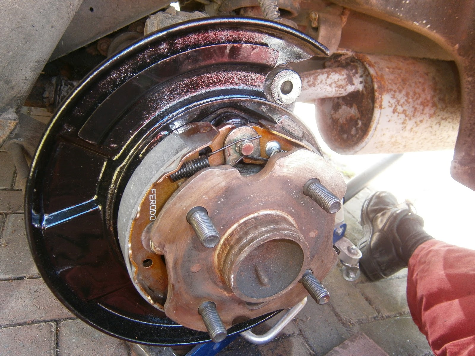 Lotus Excel Restoration: Handbrake/Parking brake strip and shoe replacement