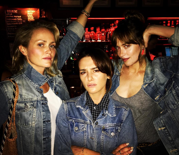 New Instagram Picture of Dakota with Emily and Addison Timlin (Aug. 8th ...