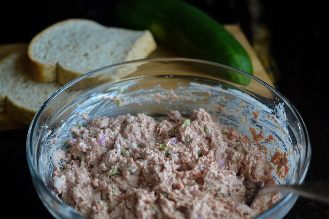 Greedy Girl : Jamaican corned beef sandwich aka Bully beef sandwich
