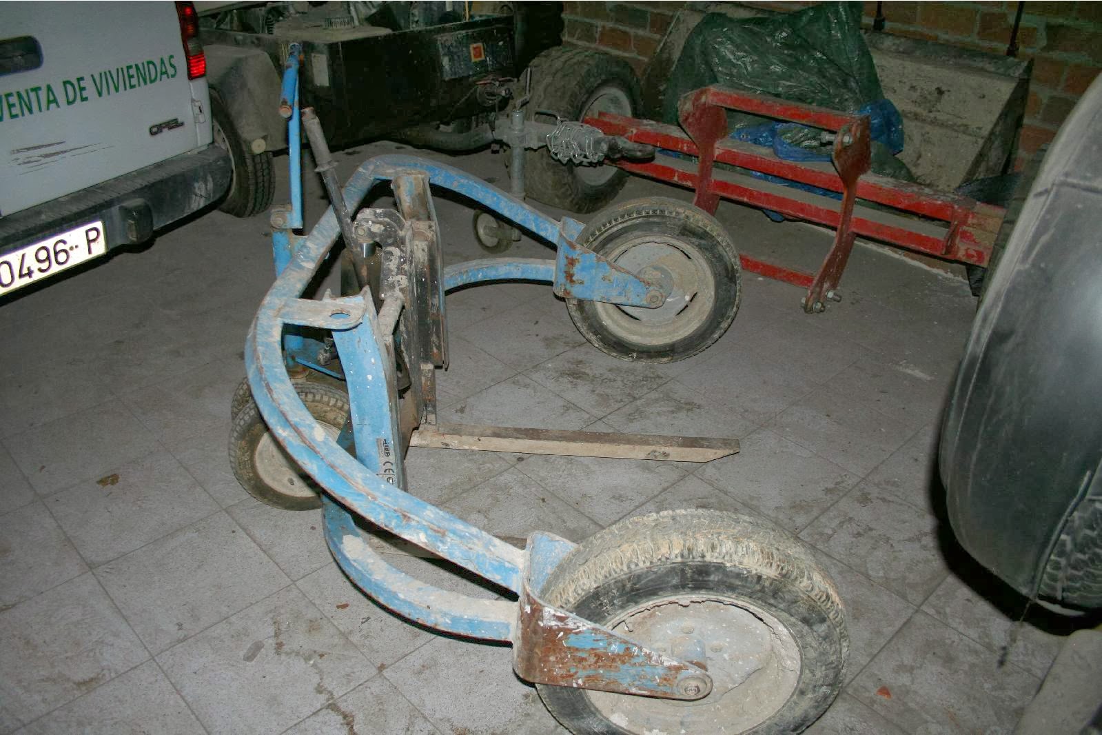 Transportadora de Palets - LIQUIDACIÓN VEHICULOS-MAQUINARIA-UTILLAJE
