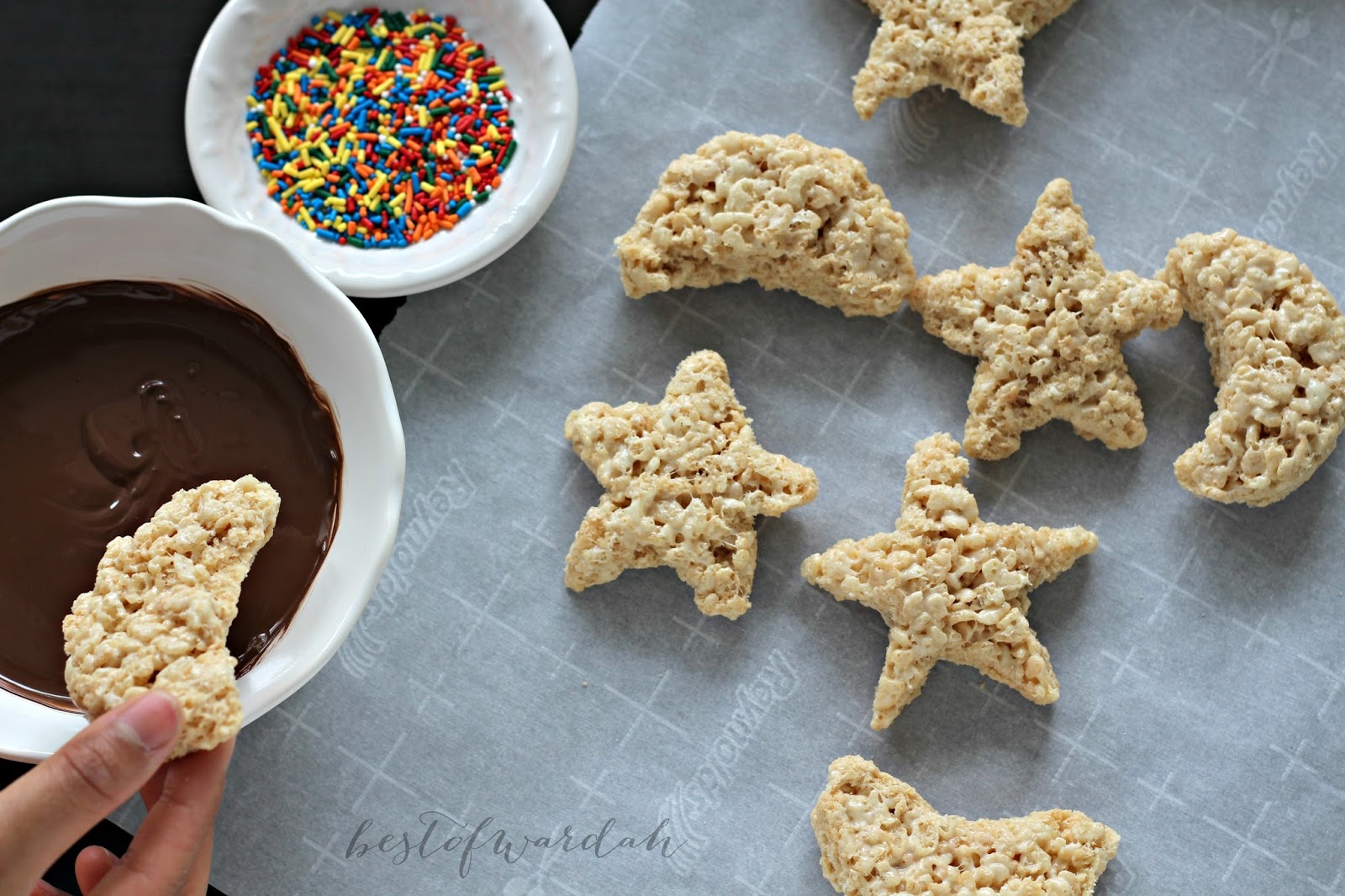 Crescent and Star Shaped Rice Crispy Treats | Best of Wardah