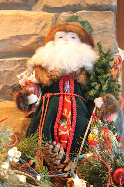 Designs by Pinky: Christmas Mantle and Hearth