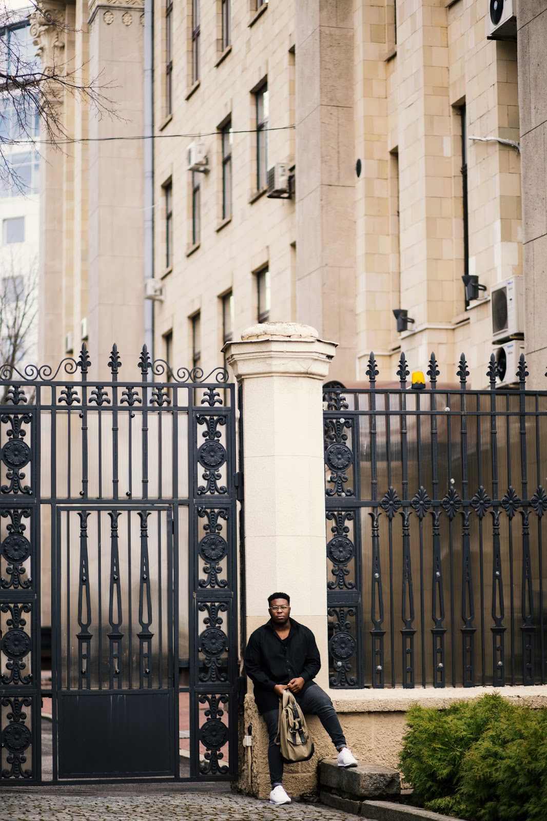 QUICK GUIDE ON HOW TO STYLE A CAUSAL SHIRT | Melody Jacob