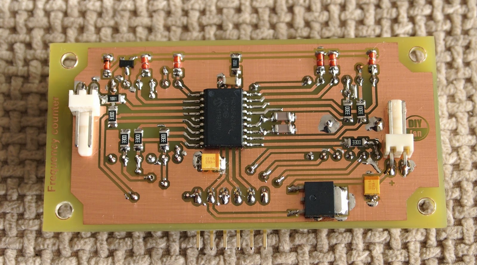 DIYfan: Frequency counter with PIC16F628A