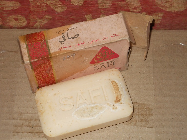 KOLEKSI FITRI BARANG OLD SKOOL: Safi bukan Safie Sali