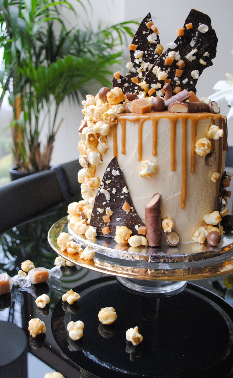 Sharkett Sisters: SALTED CARAMEL AND POPCORN CAKE