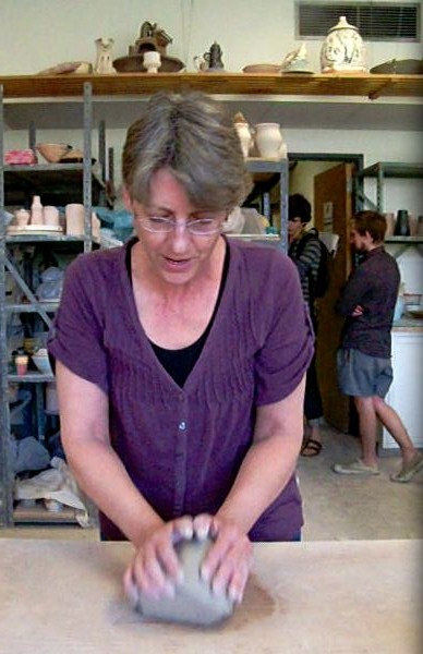 CreativeCeramics: Working with Stoneware; Preparing the Clay: Wedging