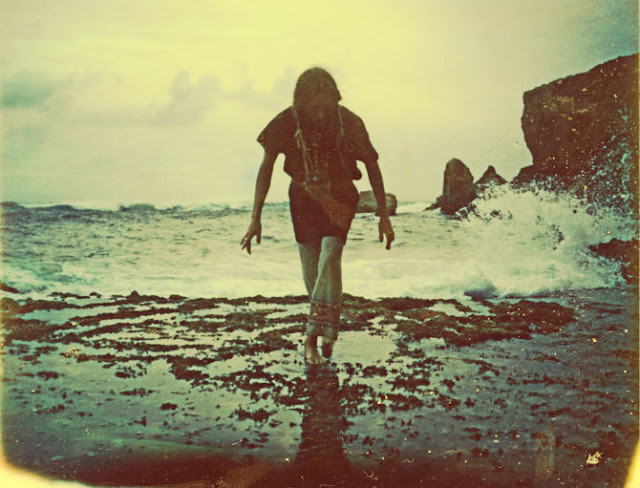 Prism of Threads : ⋘⋲ ⋺⋙ White Flight ⋘⋲ ⋺⋙