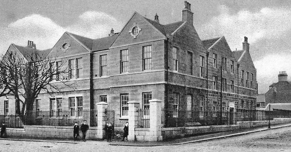 Tour Scotland: Old Photograph Central School Peterhead Scotland